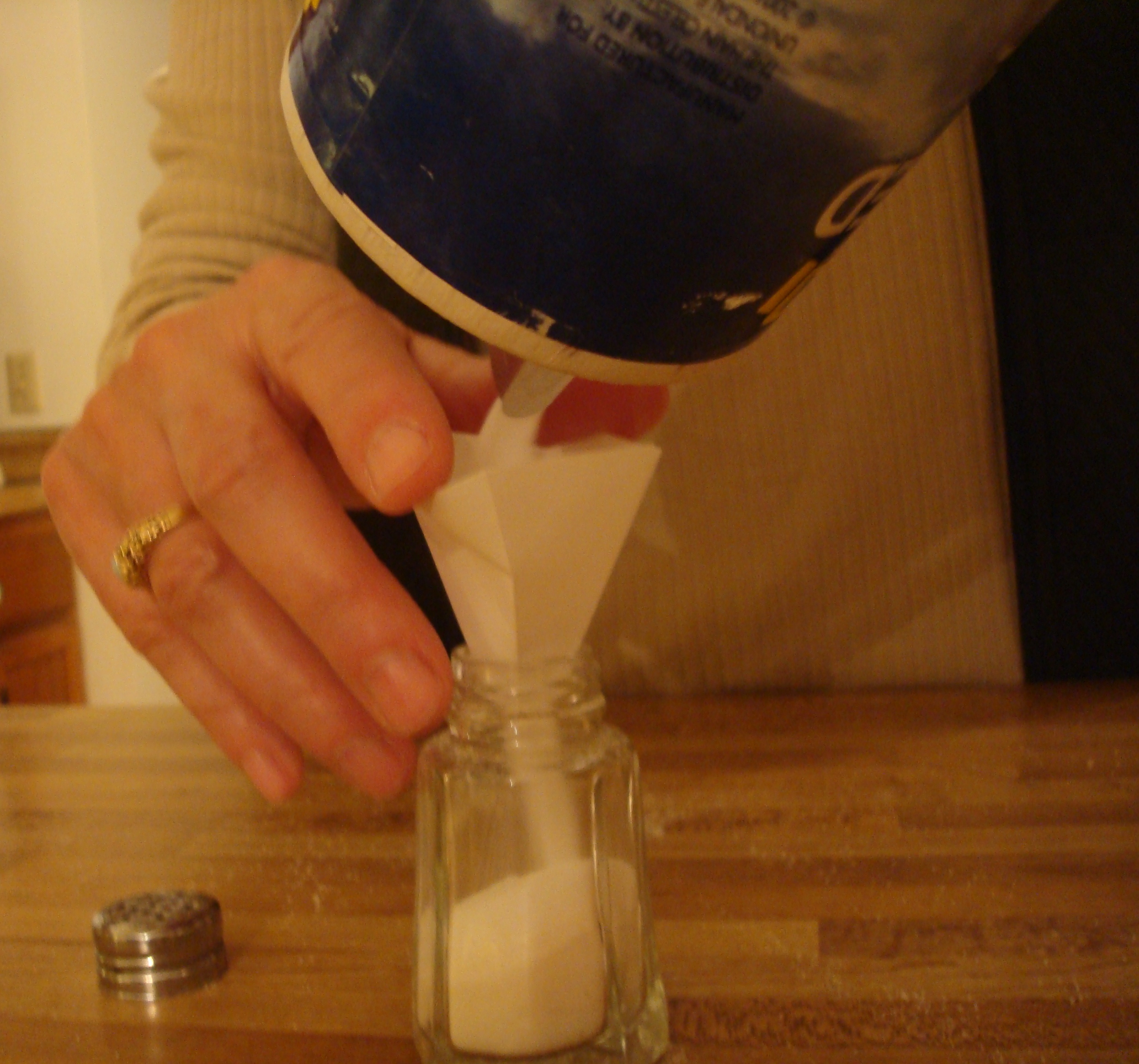 How to Make a Funnel From an Envelope – A Hundred Years Ago