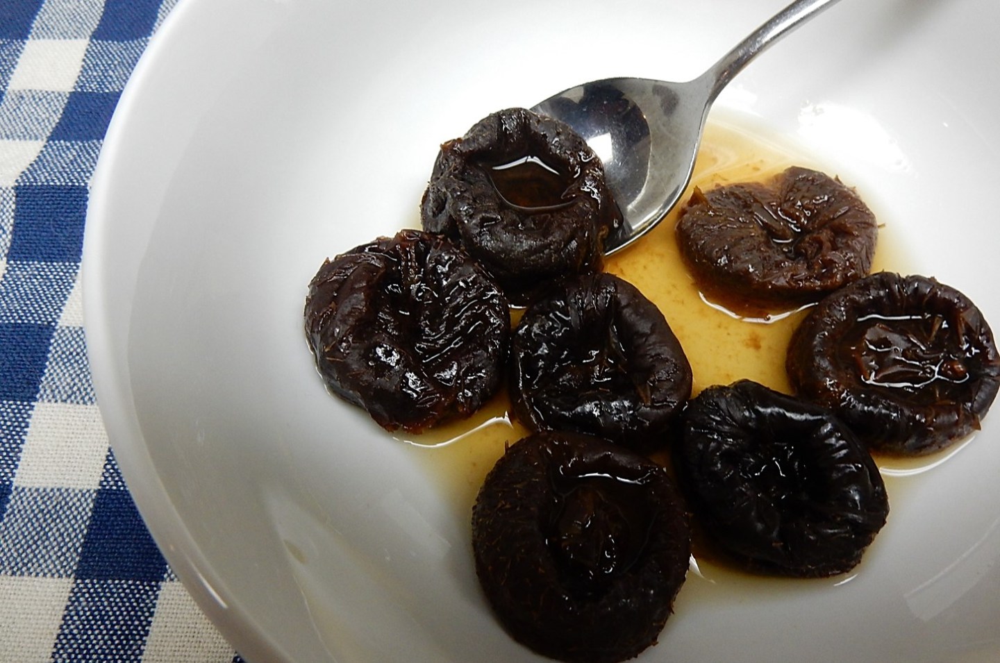 Old-fashioned Stewed Prunes – A Hundred Years Ago