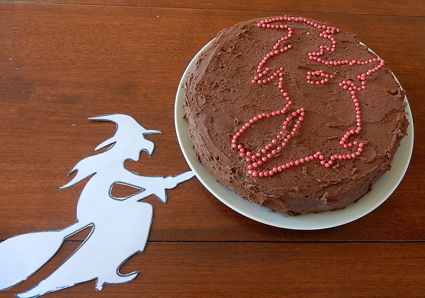 Old-Fashioned Witches’ Layer Cake – A Hundred Years Ago